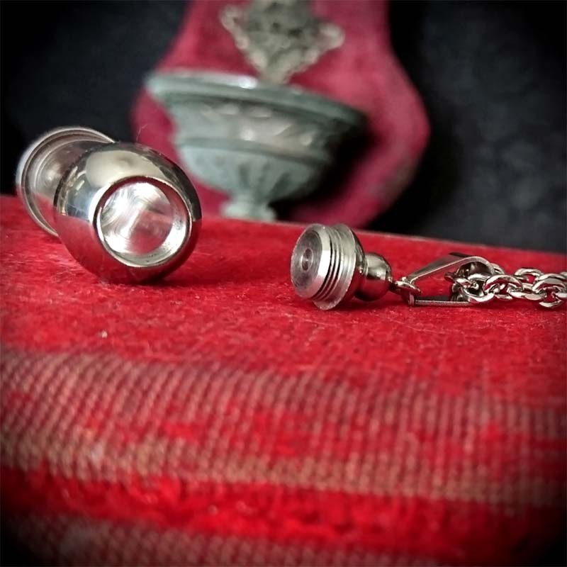 Collier pendentif flacon / réceptacle eau bénite, anti-vampire ...