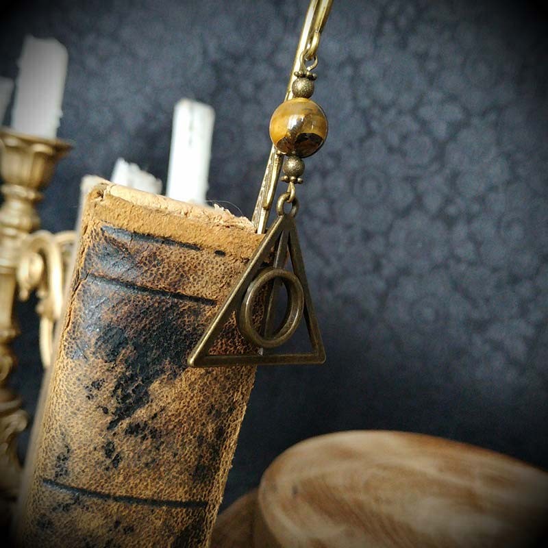 Marque page plume, relique de la mort et perle oeil de tigre, harry ...