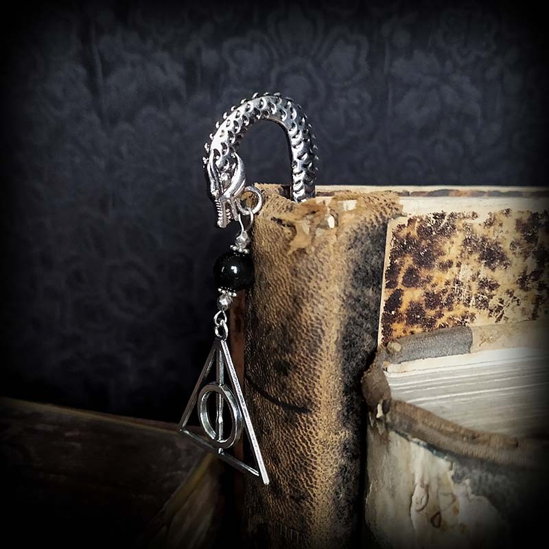 Marque page dragon argenté, relique de la mort et perle en obsidienne ...