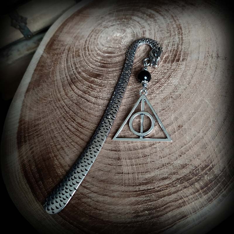 Marque page dragon argenté, relique de la mort et perle en obsidienne ...