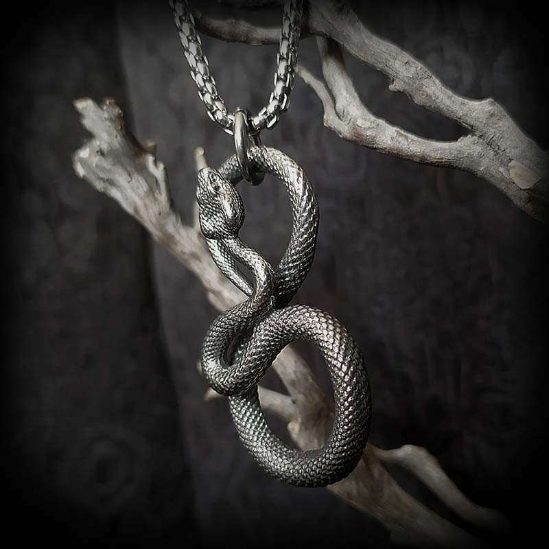Collier pendentif vipère en acier, serpent réaliste