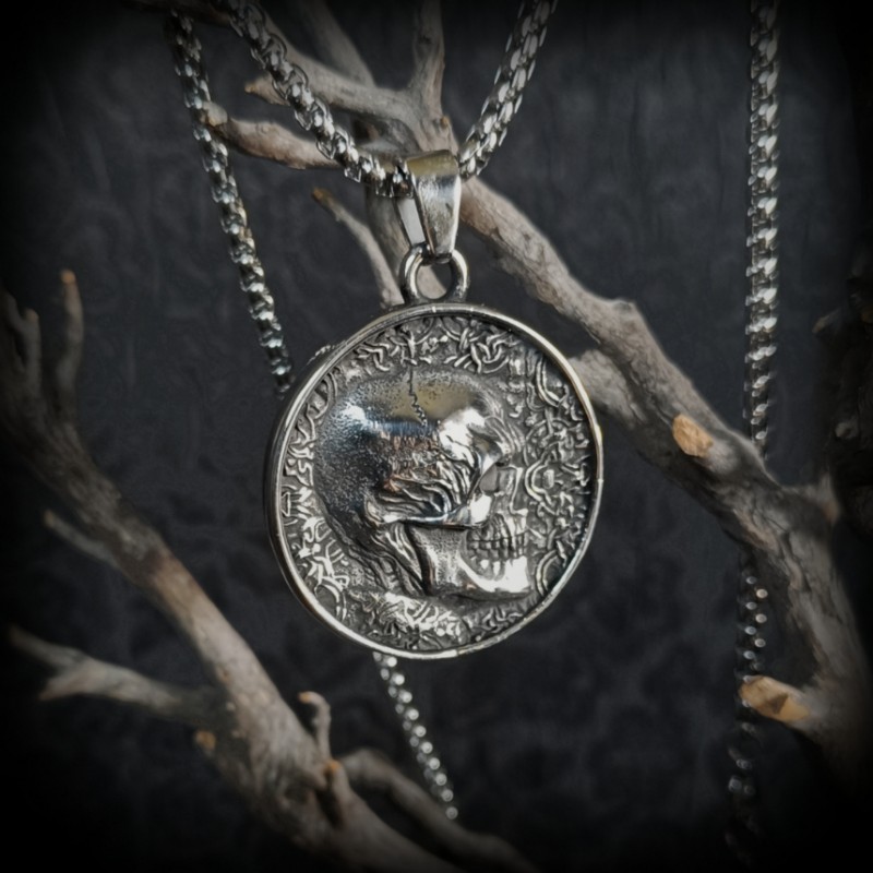 Collier médaillon Vegvisir en acier