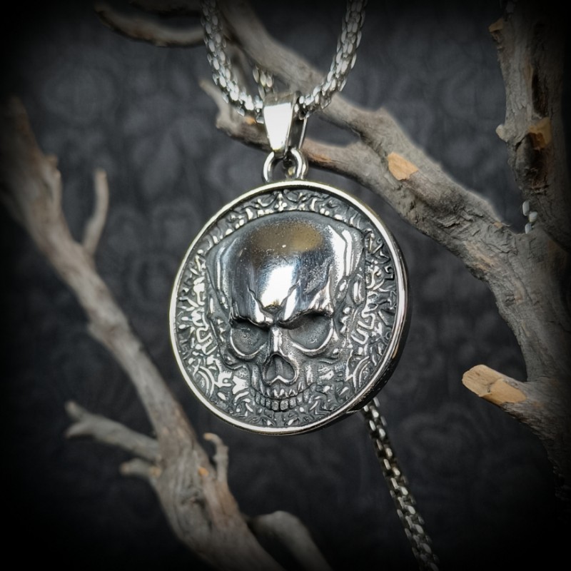 Collier médaillon Vegvisir en acier